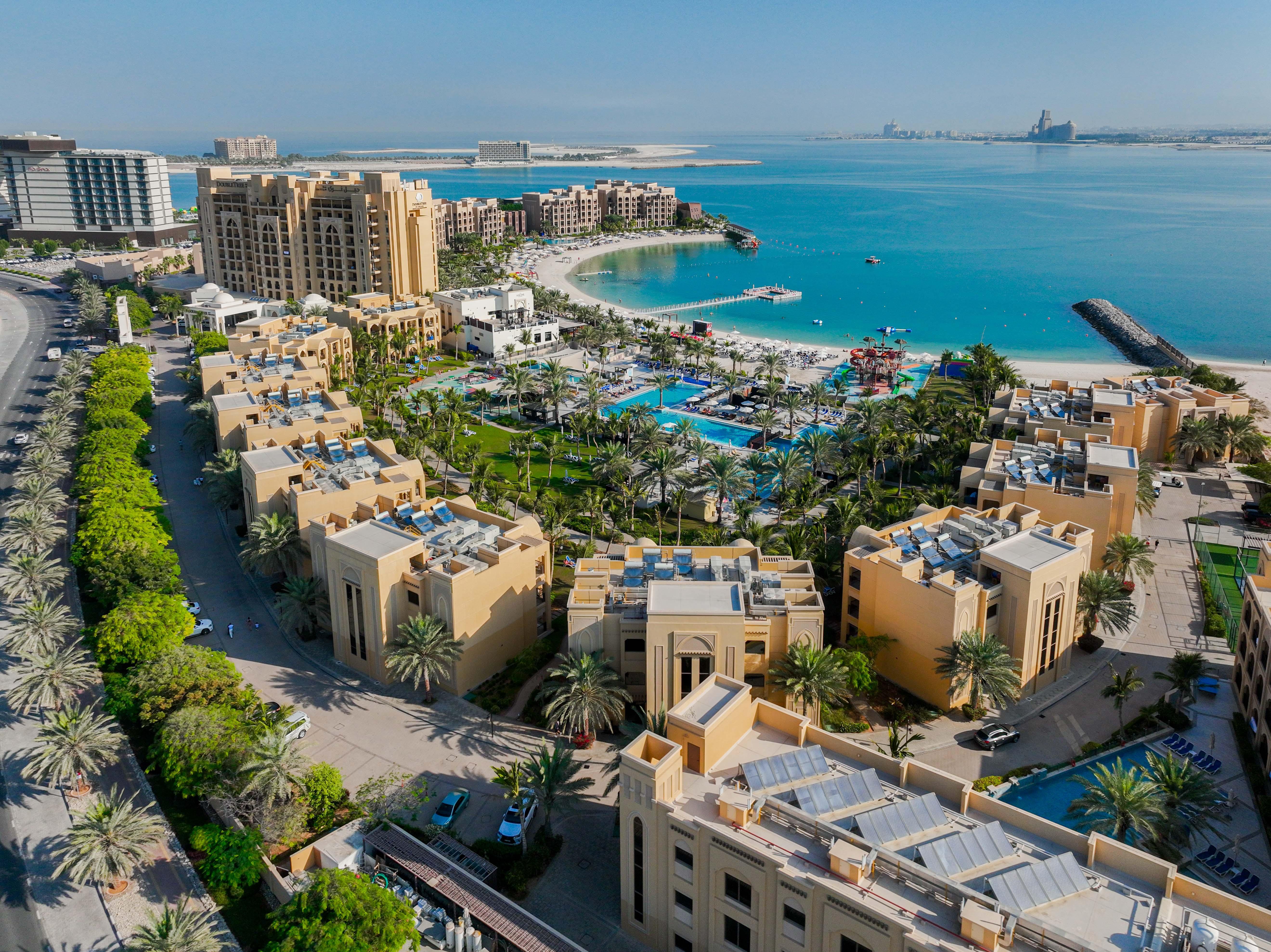 Al Marjan Island: Top Resorts, Restaurants & Things to Do